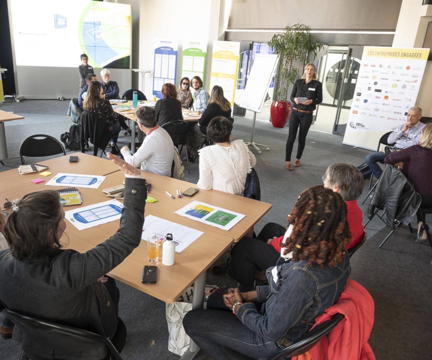 Solidarity hackathon: a method for engaging employees in a different way